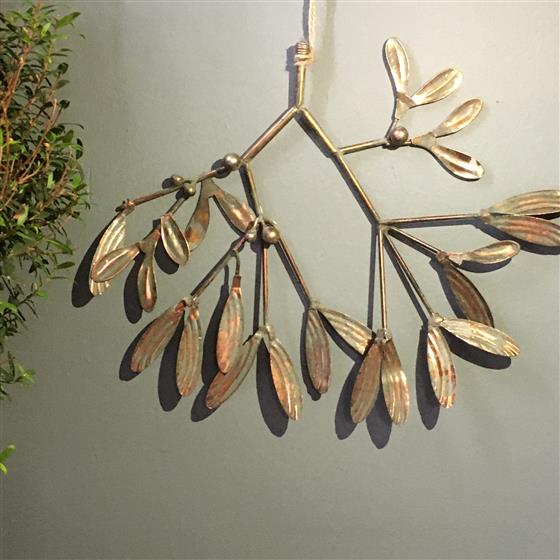 Rustic Metal Mistletoe Bunch